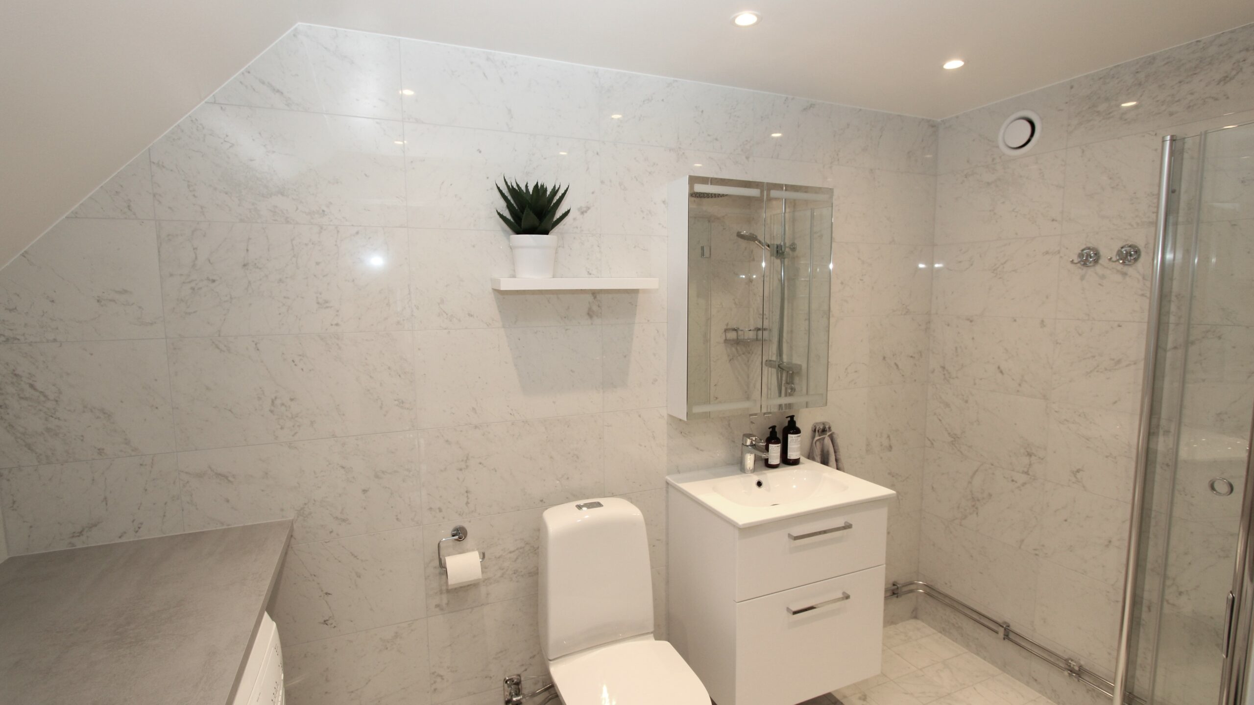 Badrum i marmor - Daderman.se